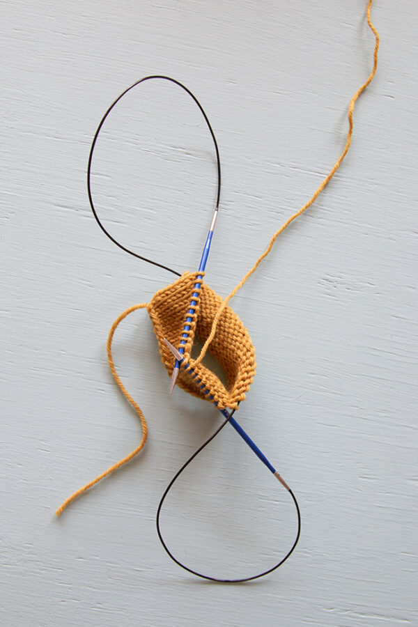 Magic Loop for Knitting in the Round with a Long, Circular Needle (with ...